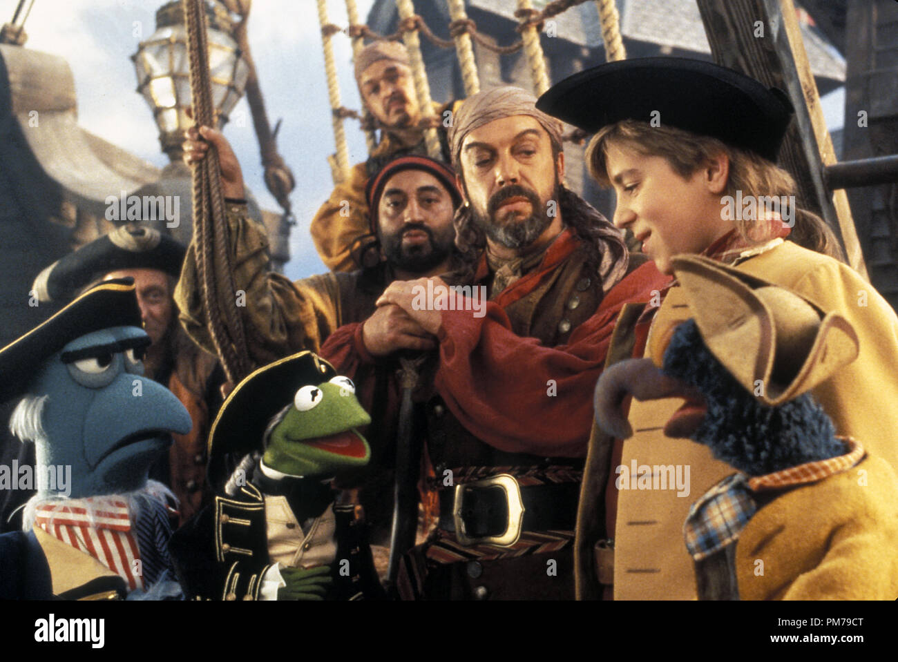 Film noch von 'Muppet Treasure Island' Sam, der Adler, Kermit der ...