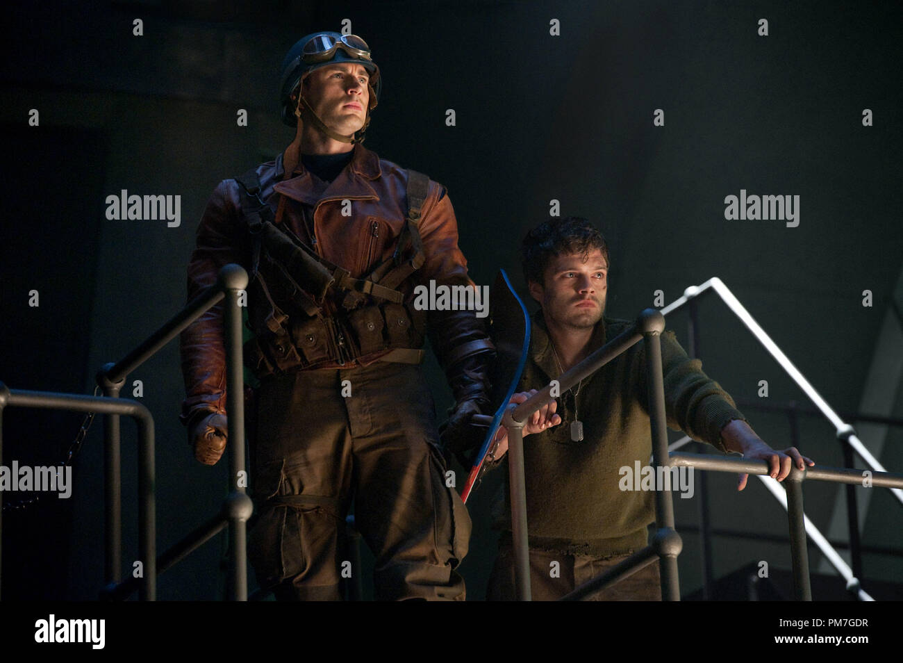 Von Links nach Rechts: Chris Evans ist Captain America und Sebastian ...