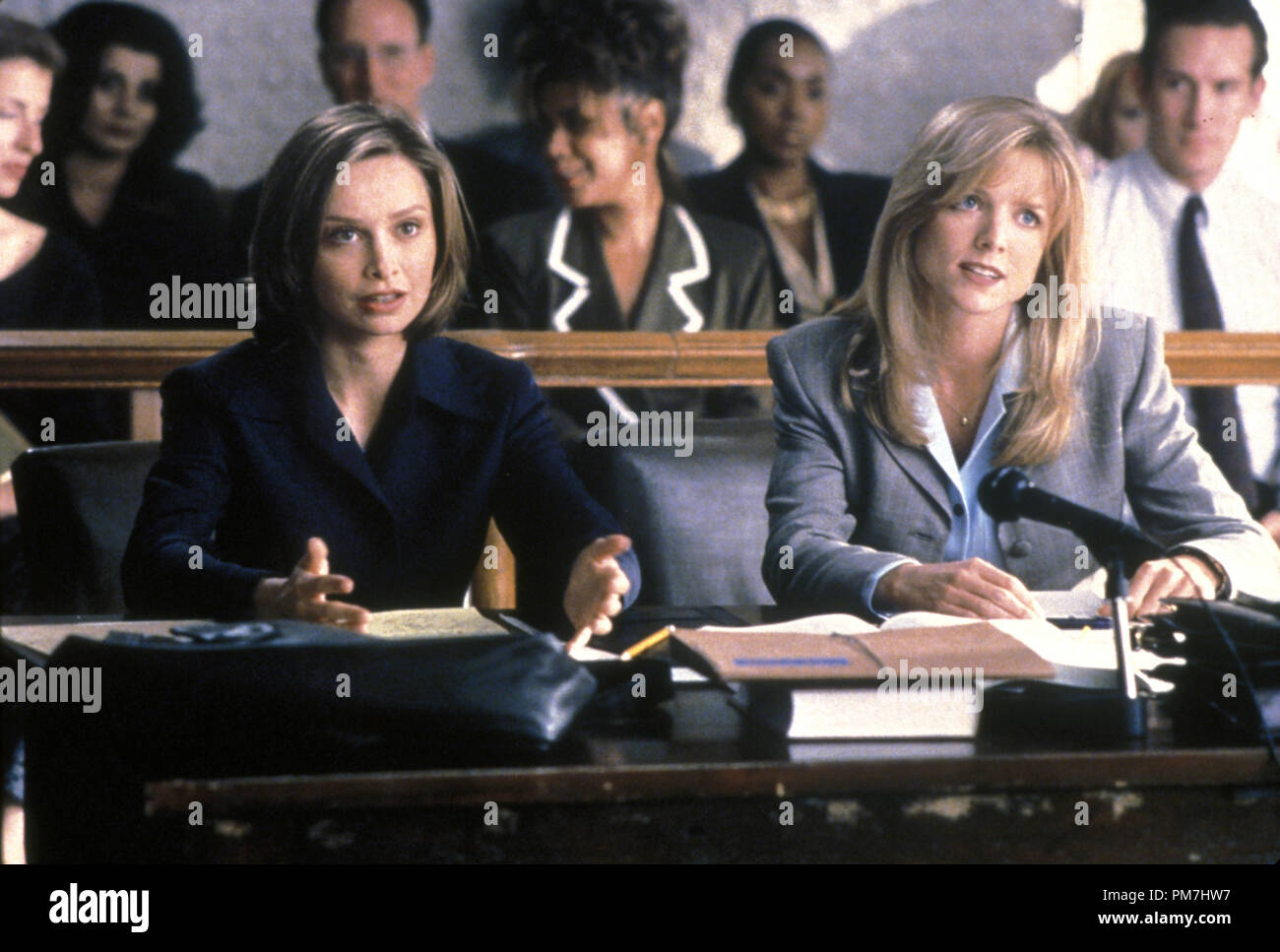 Calista flockhart courtney thorne smith -Fotos und -Bildmaterial in ...