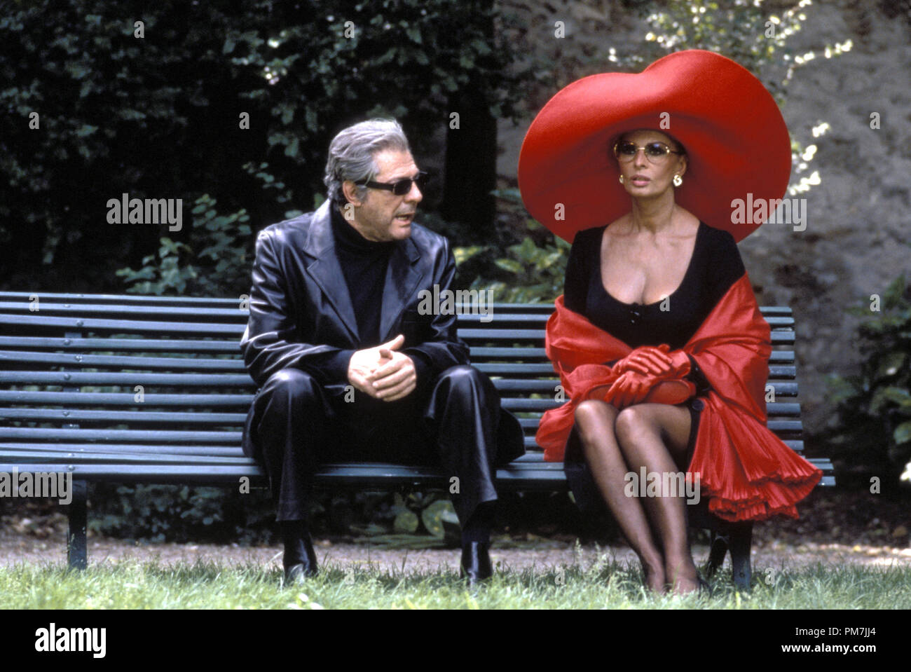 Sophia loren pret a porter ready wear -Fotos und -Bildmaterial in hoher ...