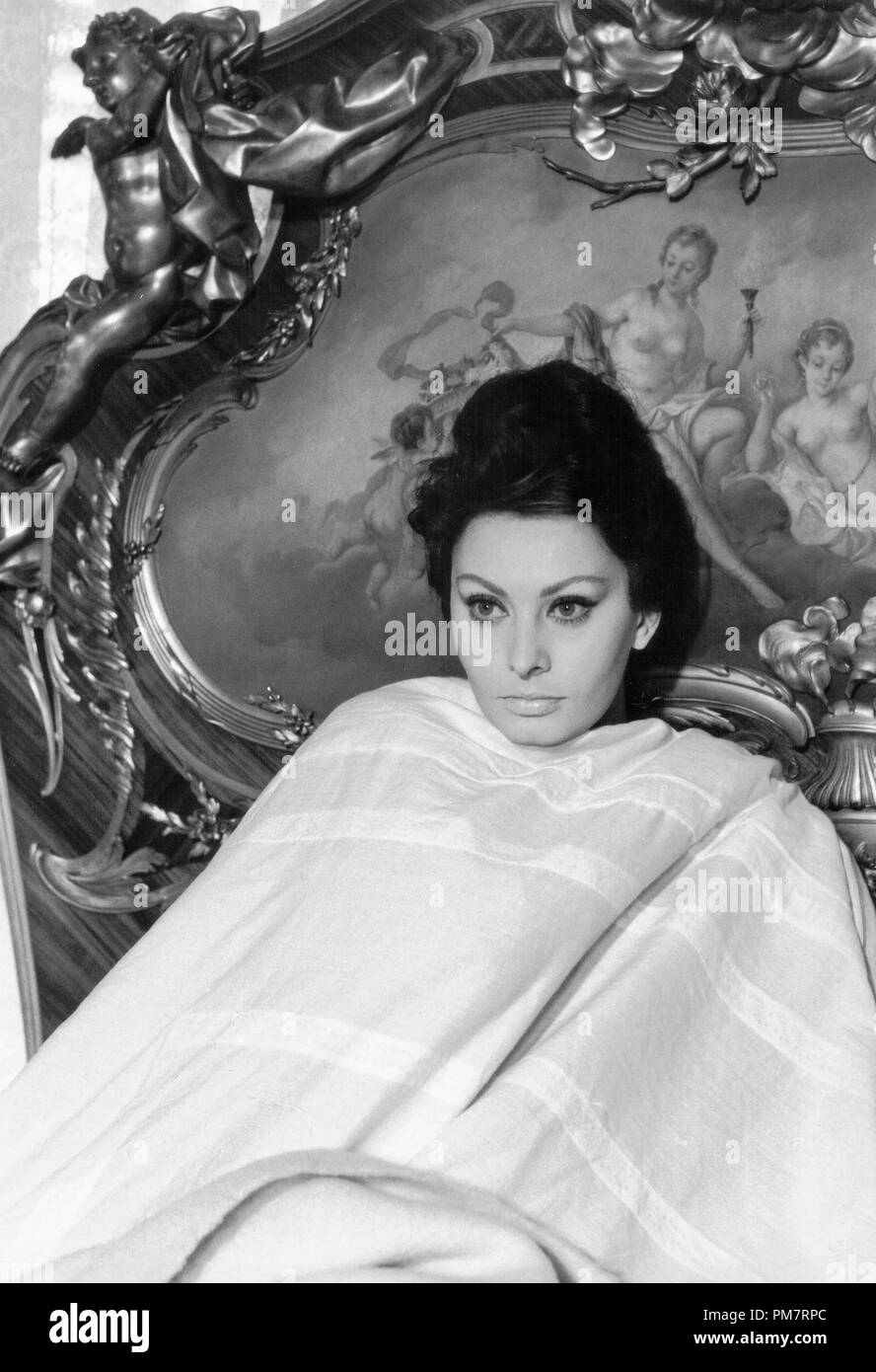 Dame l 1965 sophia loren -Fotos und -Bildmaterial in hoher Auflösung ...