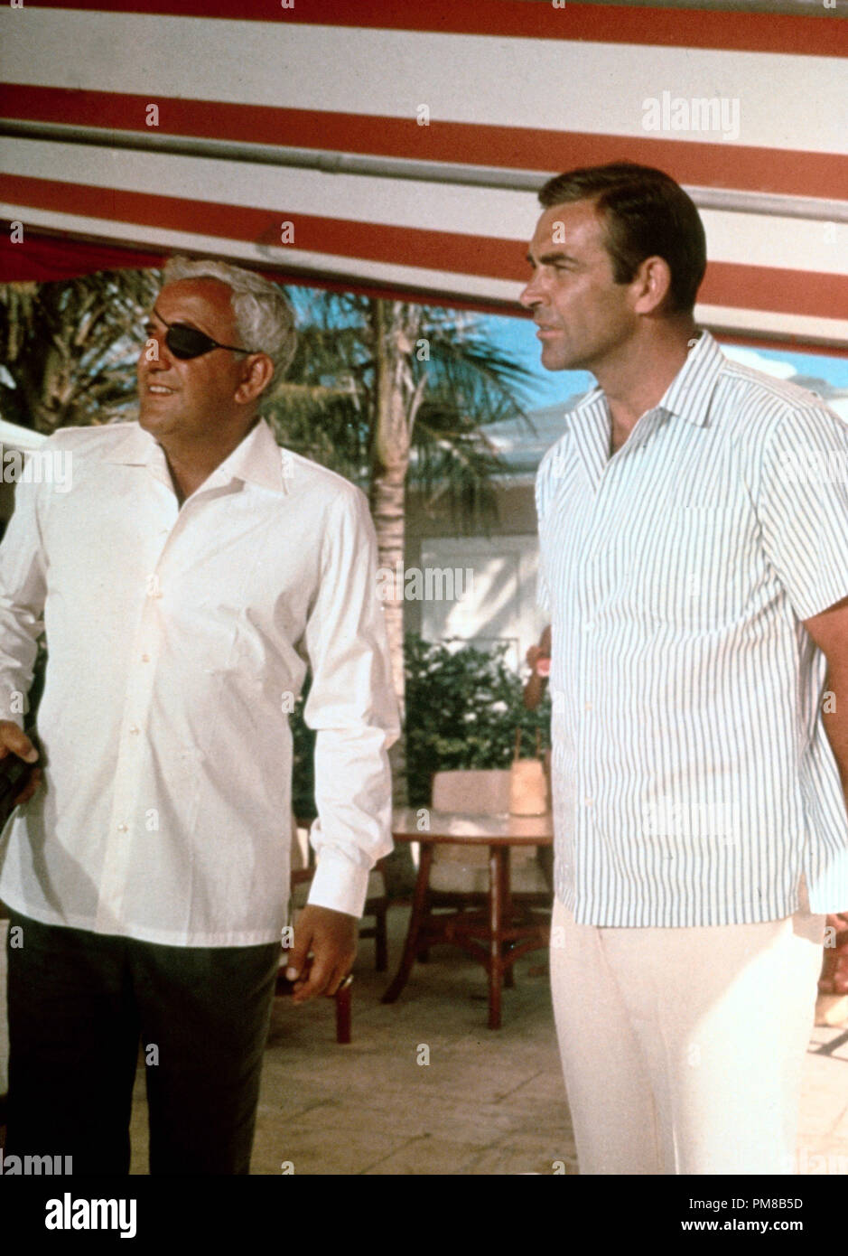 Adolfo celi sean connery james bond -Fotos und -Bildmaterial in hoher ... Adolfo celi sean connery james bond -Fotos und -Bildmaterial in hoher ...