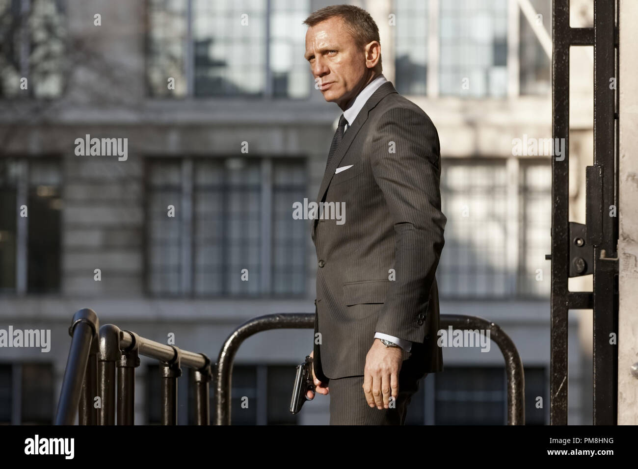 James Bond Daniel Craig Action Stockfotos und -bilder Kaufen - Alamy
