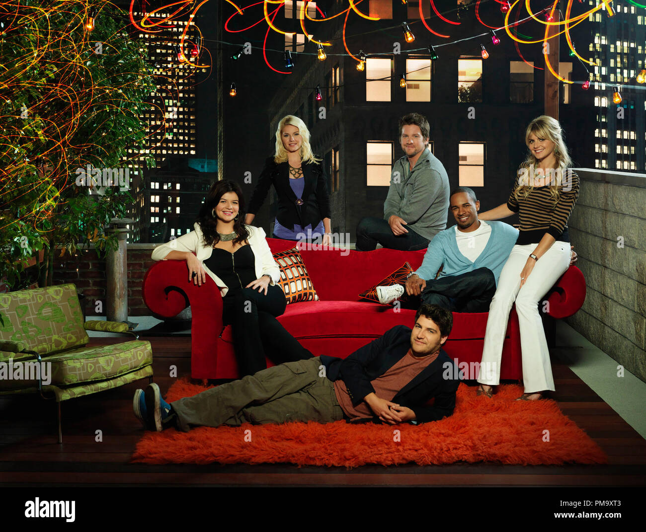HAPPY ENDINGS - ABC's Happy Endings stars Casey Wilson als Penny ...