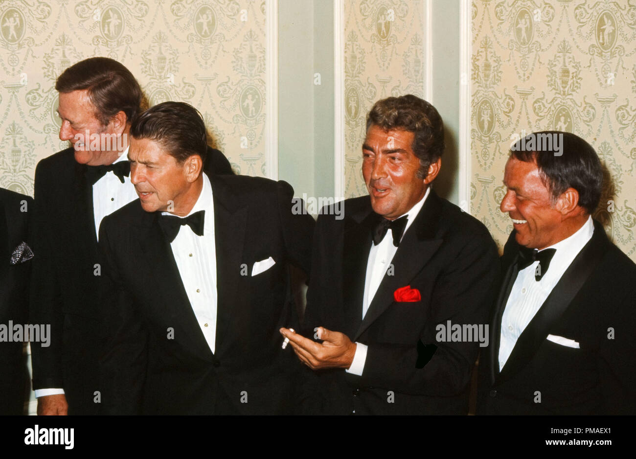 Frank Sinatra, Dean Martin, Ronald Reagan und John Wayne, eine Partei ...