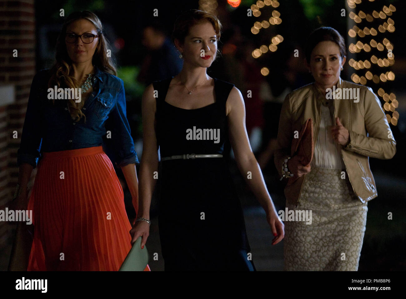 L bis R: Izzy (Andrea Logan Weiß), Allyson (Sarah Drew) und Sondra ...