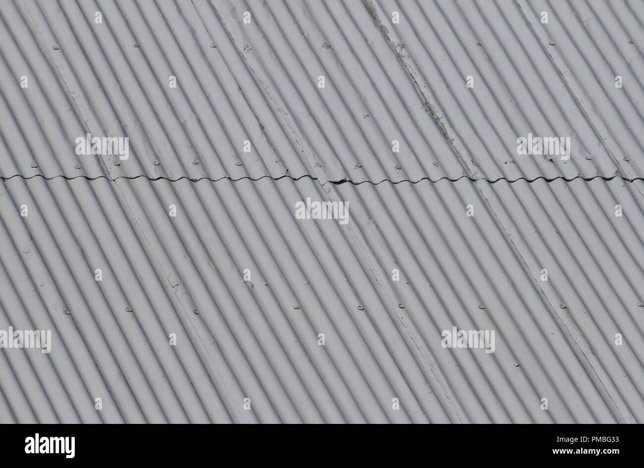 Blechdach Aus Eisen Stockfotos und -bilder Kaufen - Alamy