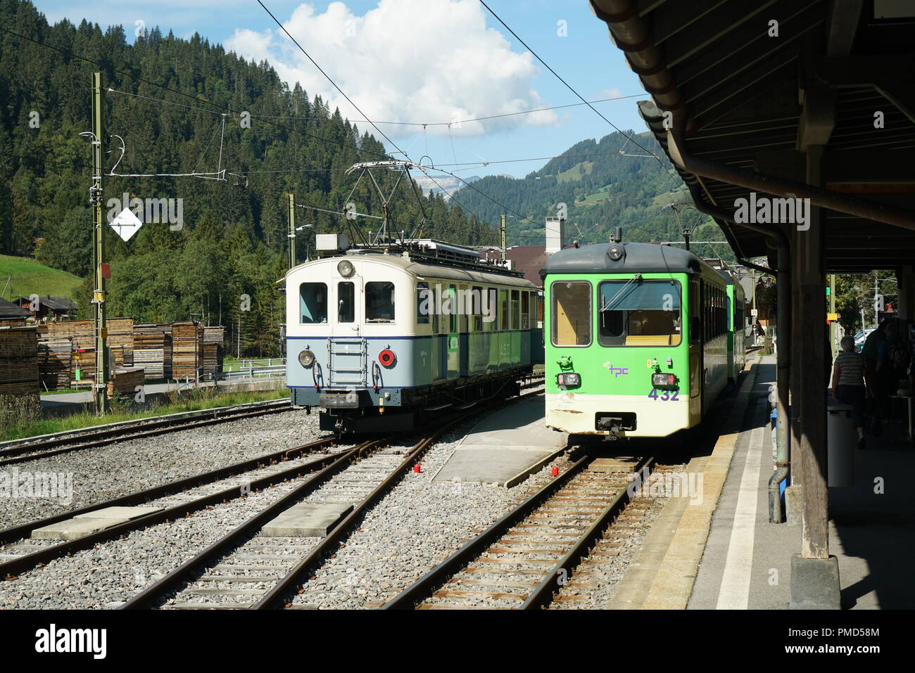 Elektro triebwagen -Fotos und -Bildmaterial in hoher Auflösung – Alamy