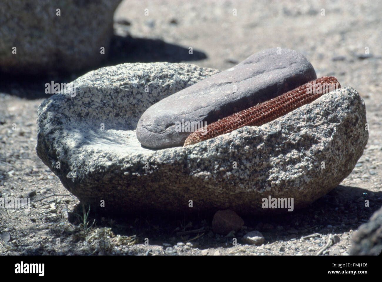 Metate y mano -Fotos und -Bildmaterial in hoher Auflösung – Alamy