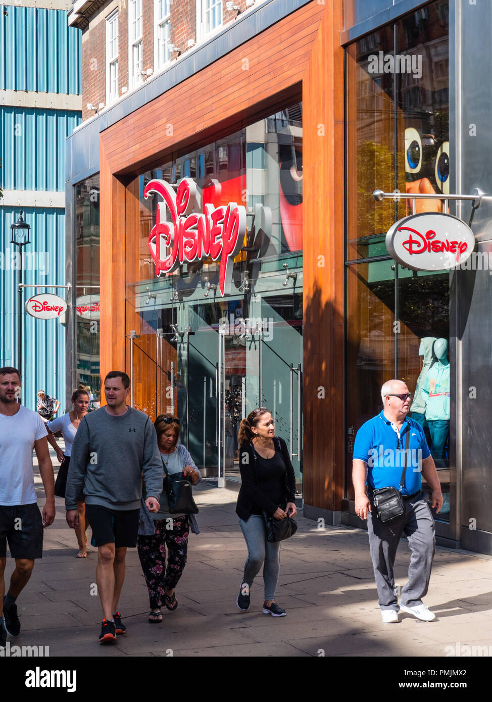Disney london -Fotos und -Bildmaterial in hoher Auflösung – Alamy