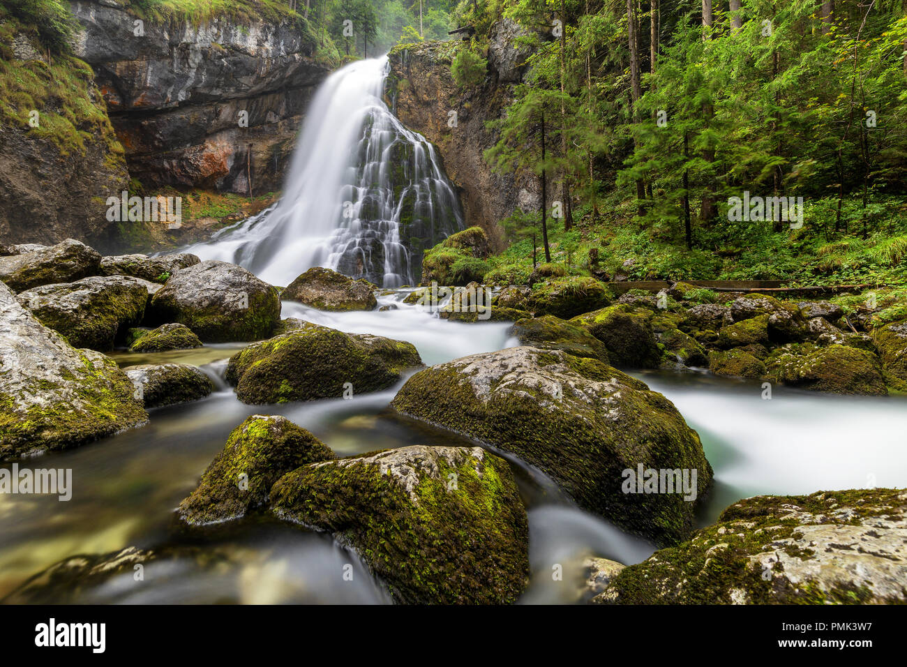 Wasserfall in golling -Fotos und -Bildmaterial in hoher Auflösung – Alamy