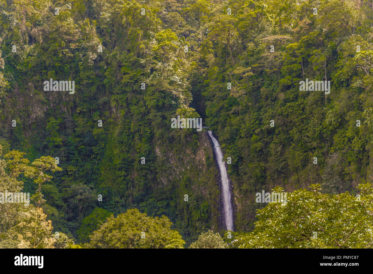 Catarata rio fortuna -Fotos und -Bildmaterial in hoher Auflösung – Alamy