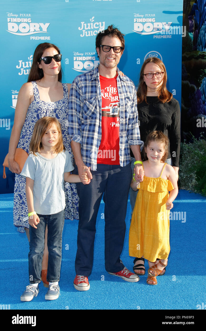Johnny Knoxville und Familie bei der Weltpremiere von Disney's "Dory ...