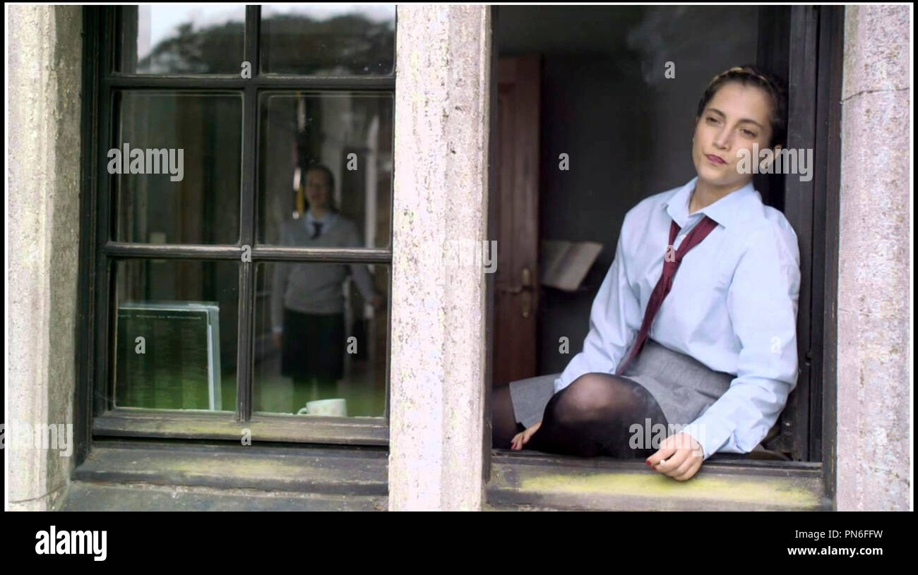 Sarah Sofie Boussnina Stockfotos & Sarah Sofie Boussnina Bilder - Alamy