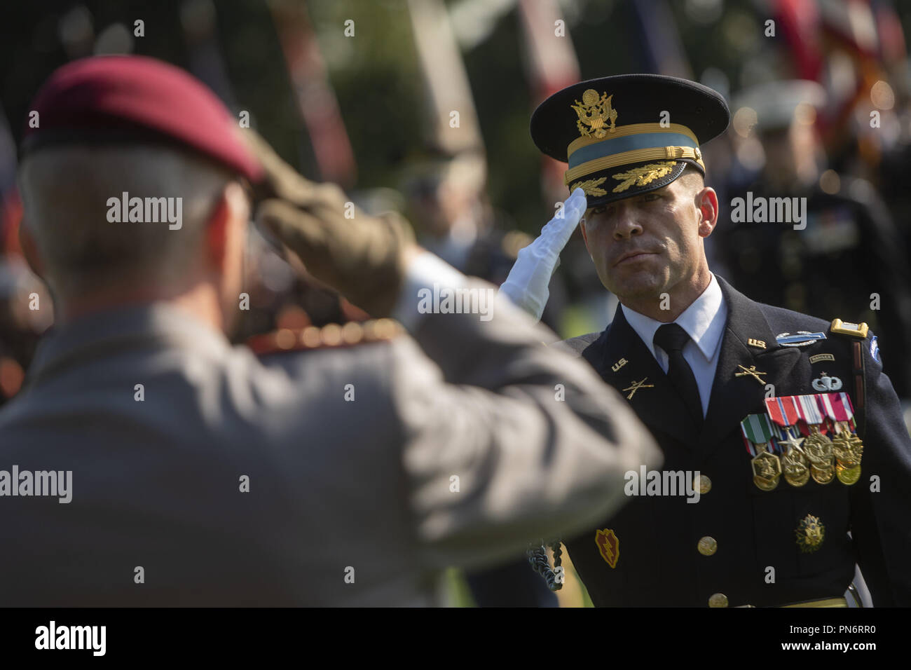 Bundeswehr officer -Fotos und -Bildmaterial in hoher Auflösung - Seite ...