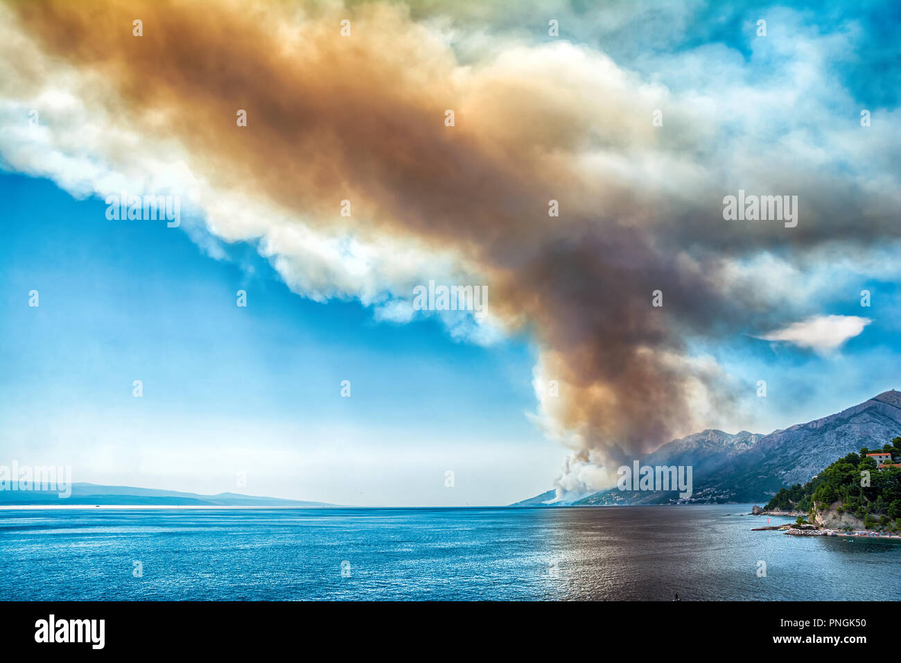 Feuer meer -Fotos und -Bildmaterial in hoher Auflösung – Alamy
