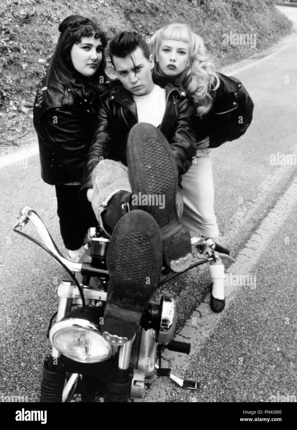 Traci lords cry baby cry baby Schwarzweiß-Stockfotos und -bilder - Alamy