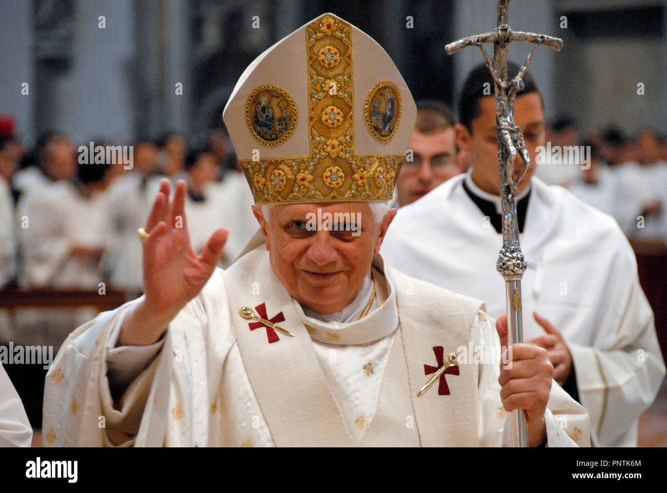 Besucht den priester -Fotos und -Bildmaterial in hoher Auflösung – Alamy
