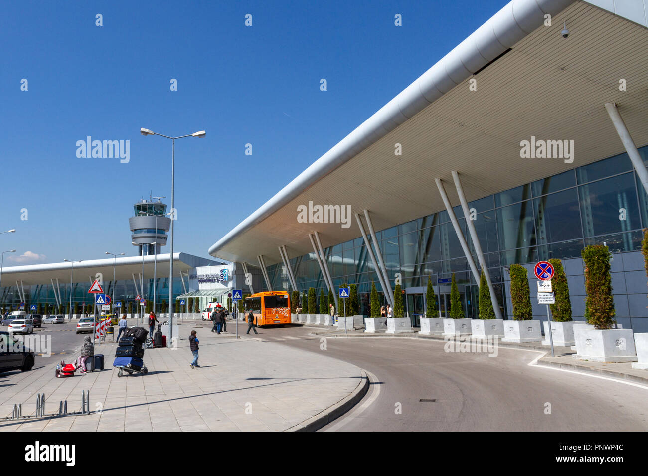 Sofia flughafen bulgarien -Fotos und -Bildmaterial in hoher Auflösung ...