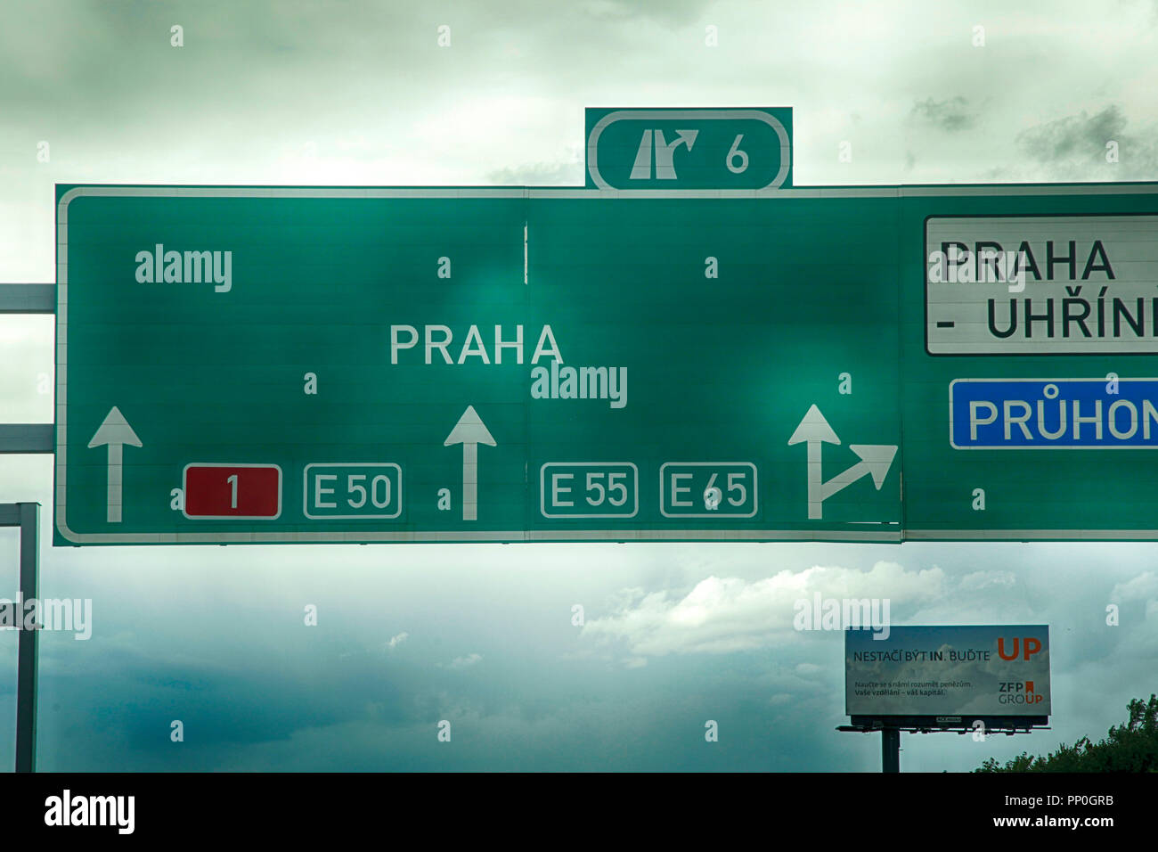 Motorway directions sign -Fotos und -Bildmaterial in hoher Auflösung ...