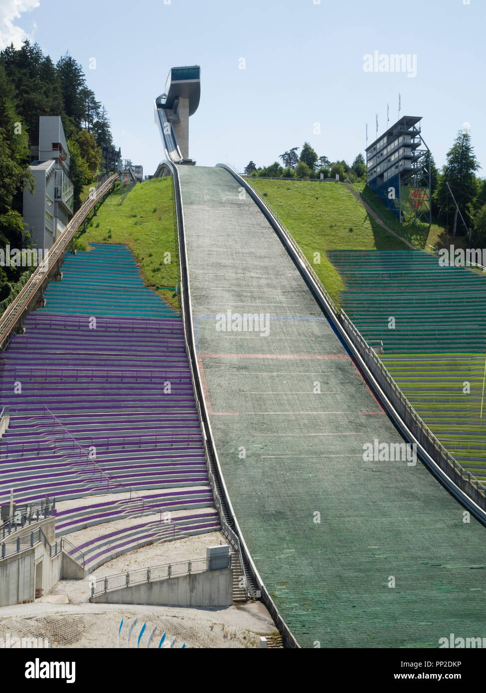 Ski Jumping Arena Stockfotos und -bilder Kaufen - Alamy