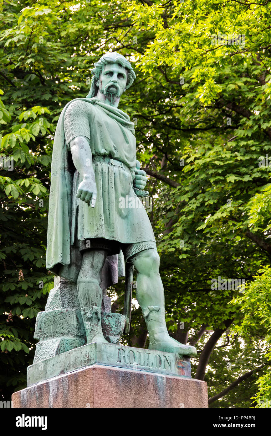 Statue von Rollo dem Wikinger Alesund Norwegen Stockfotografie - Alamy