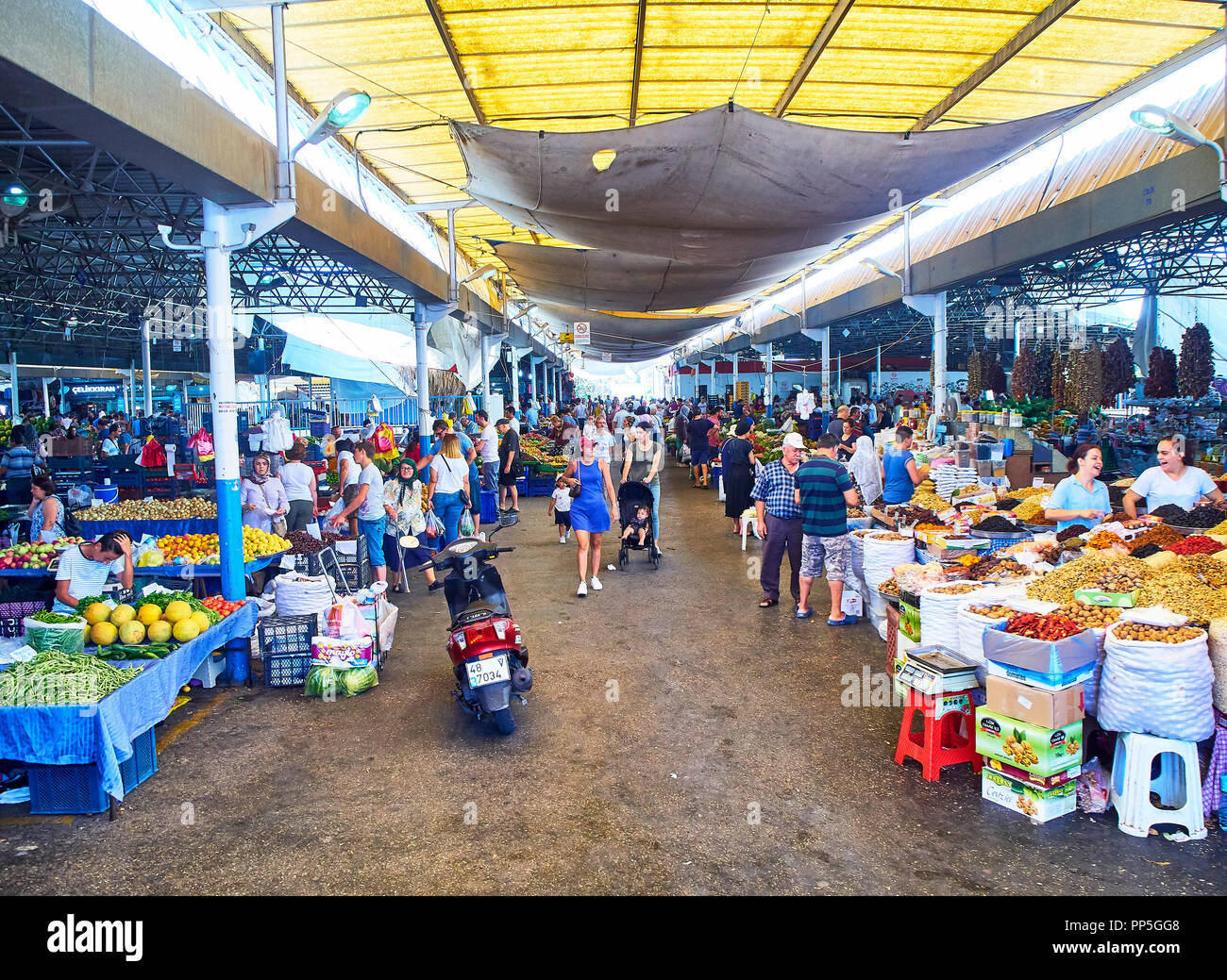 Kapali pazar yeri -Fotos und -Bildmaterial in hoher Auflösung – Alamy