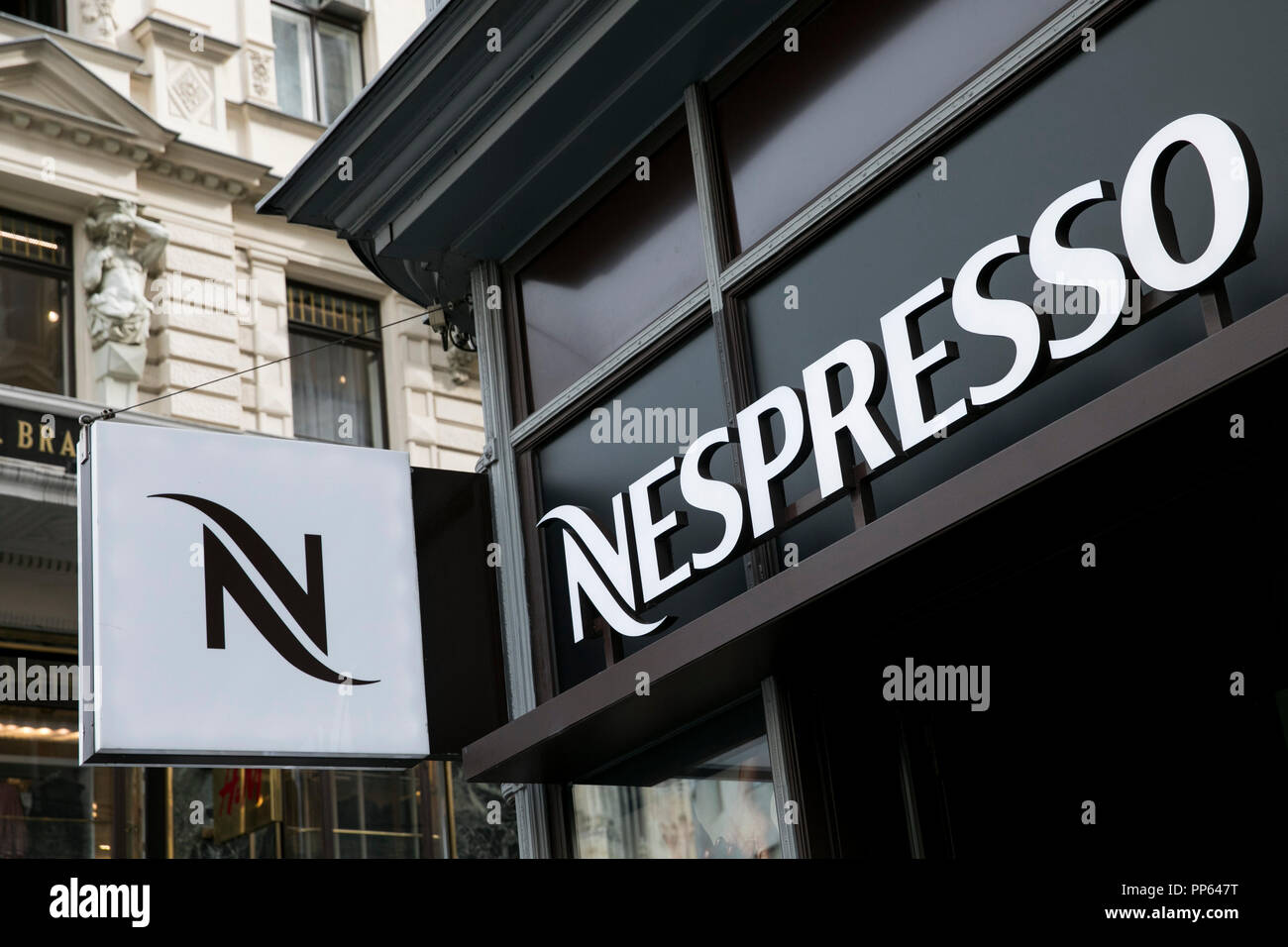 Nespresso logo -Fotos und -Bildmaterial in hoher Auflösung – Alamy