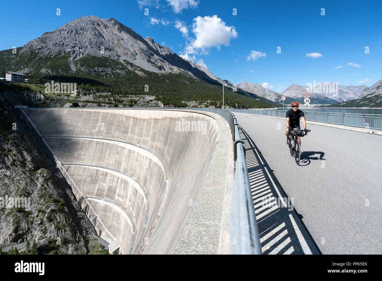 Lago Di Cancano Stockfotos und -bilder Kaufen - Alamy