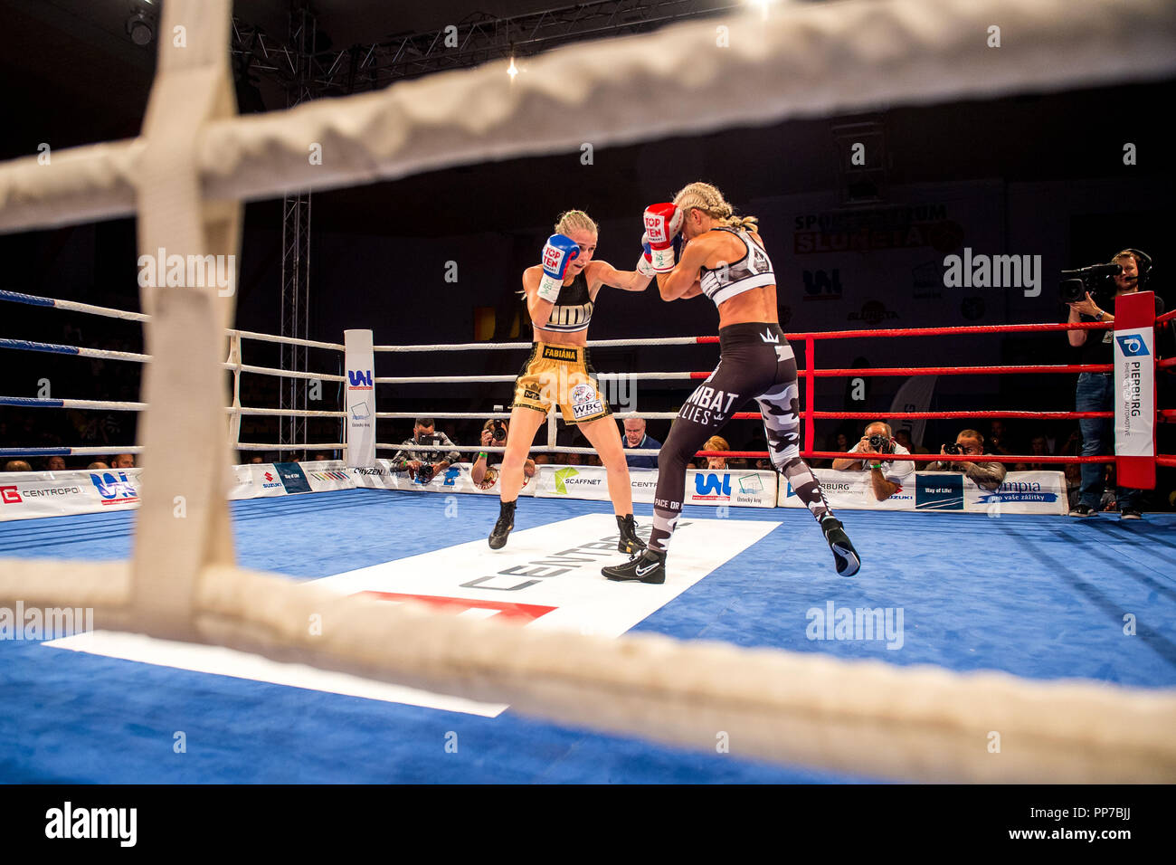 Durch Professionelles Boxen Stockfotos und -bilder Kaufen - Alamy