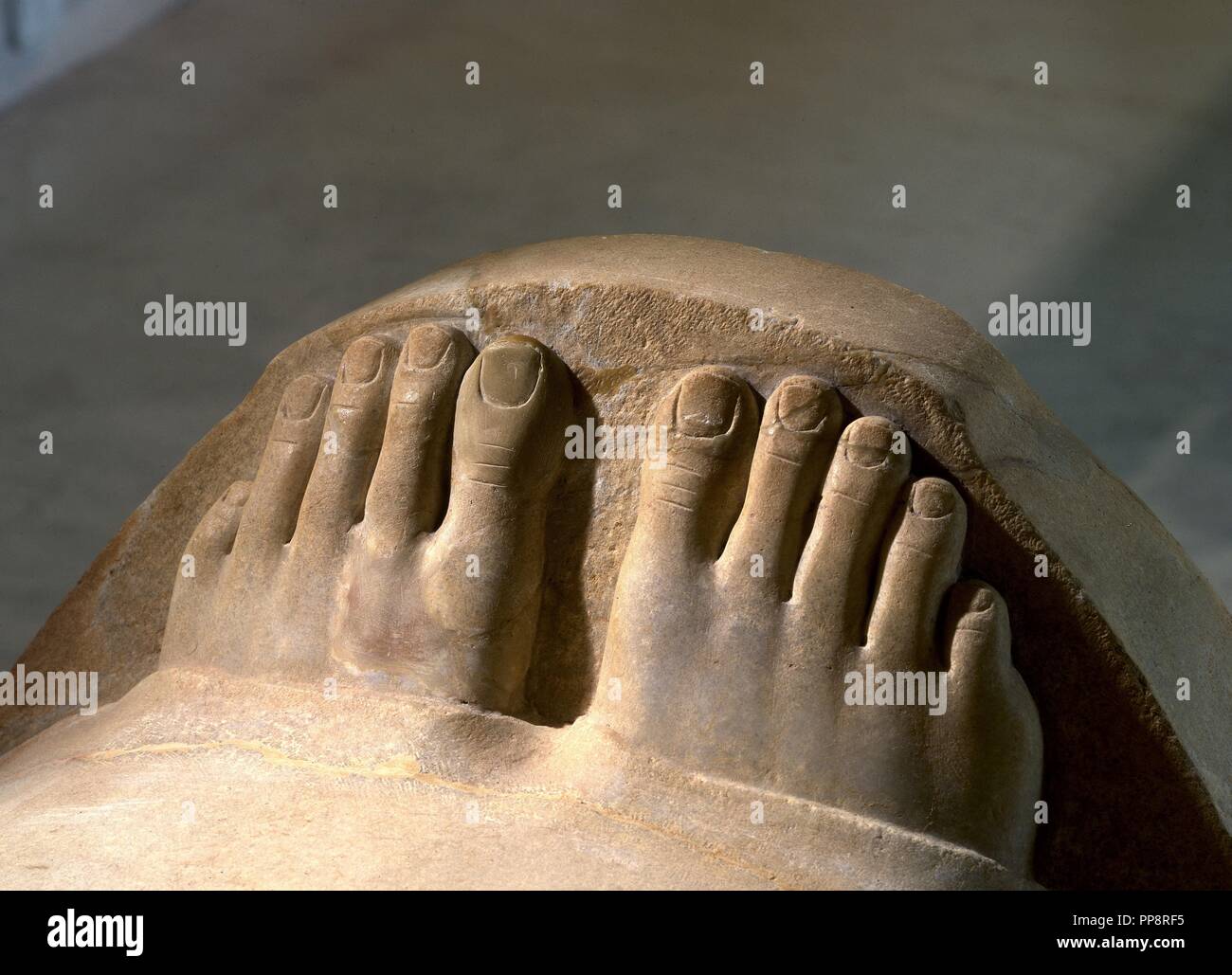 Las MEJORES DE LOS PIES DEL SARCOFAGO ANTROPOIDE MÄNNLICH-FENICIO ...