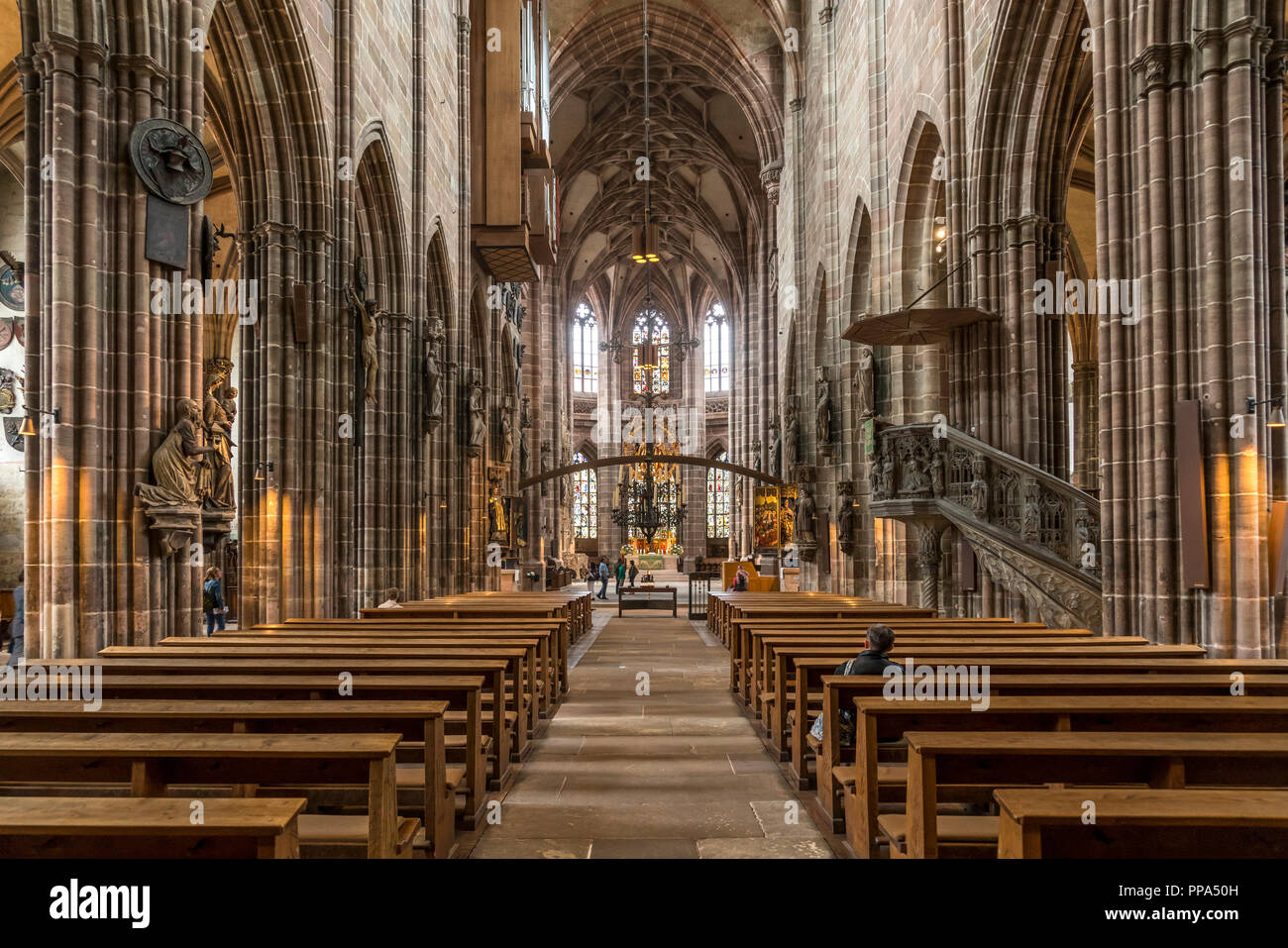 Innenraum der Kirche St. Lorenz, Nürnberg, Bayern, Deutschland | St ...