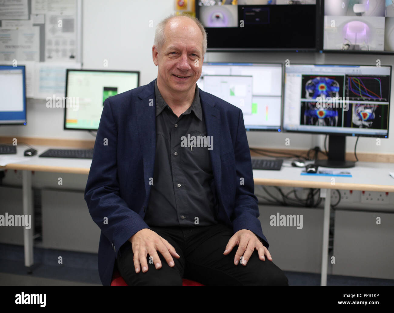 Professor Uwe Oelfke, Leiter der Gemeinsamen Fakultät für Physik des ...
