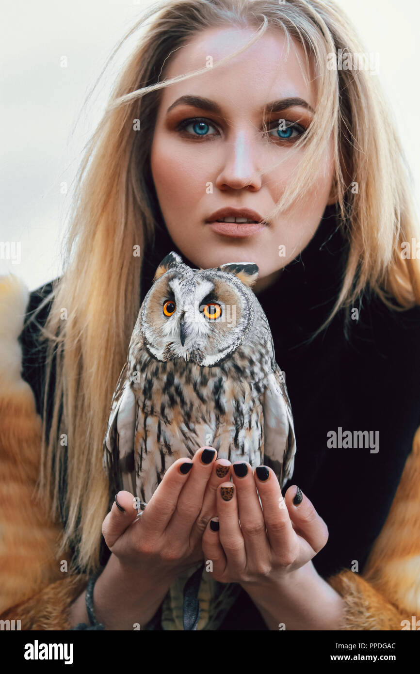 Bird Woman Fantasy Stockfotos und -bilder Kaufen - Alamy