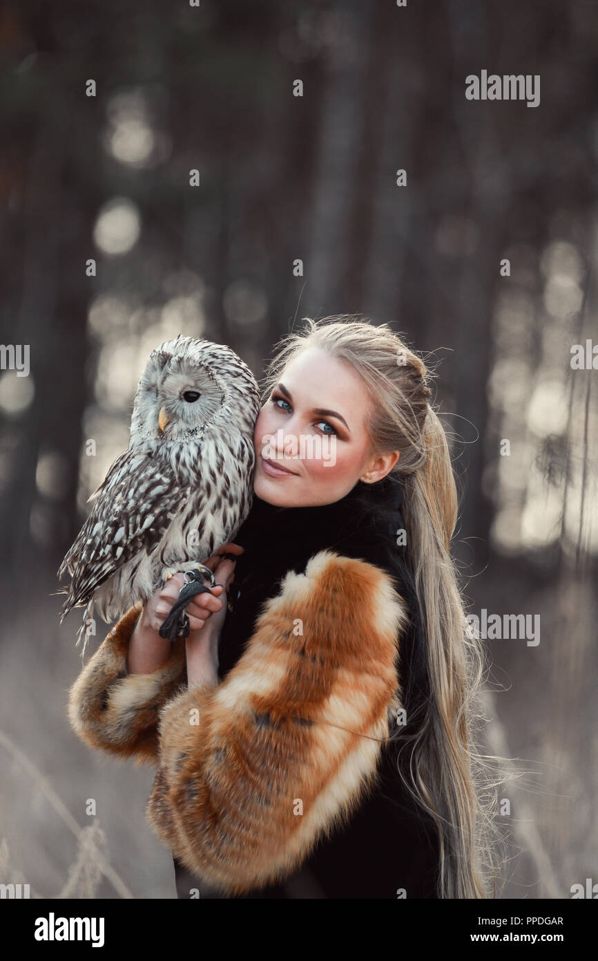 Bird Woman Fantasy Stockfotos und -bilder Kaufen - Alamy