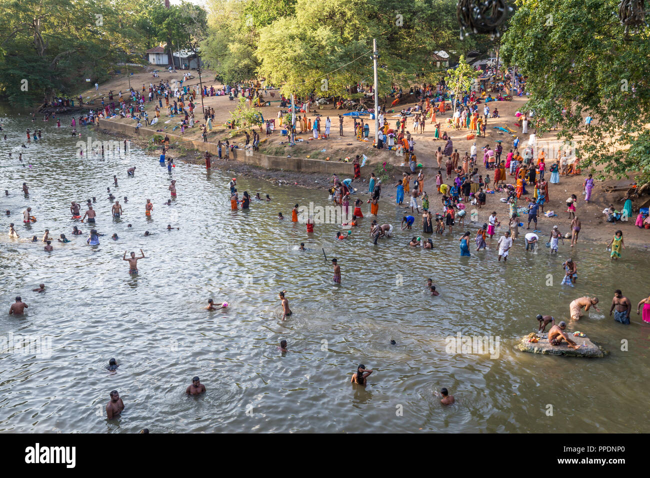 Menik ganga -Fotos und -Bildmaterial in hoher Auflösung – Alamy