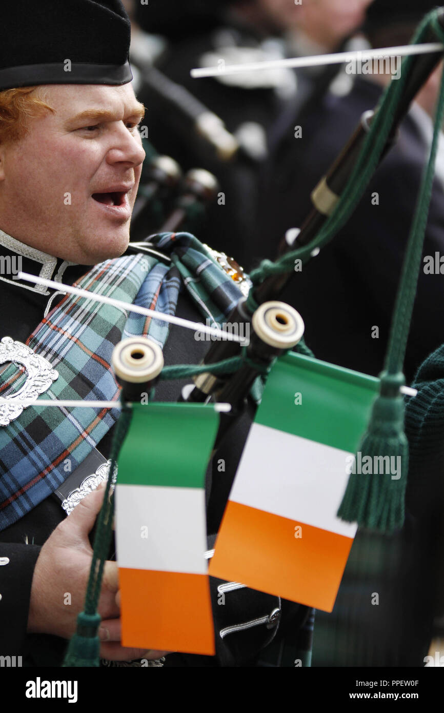 Nationaler dudelsack von irland -Fotos und -Bildmaterial in hoher ...