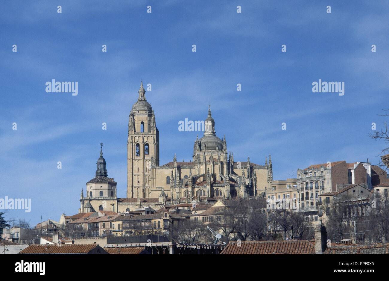 Exterieur DE LA CATEDRAL DE SEGOVIA - SIGLO XVI - GOTICO ESPAÑOL. Autor ...