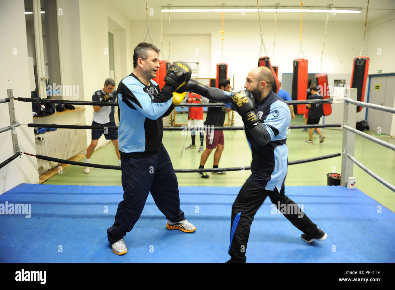 Boxing Trainer und Leiter des TSV 1860 München, Ali Cukur in der ...