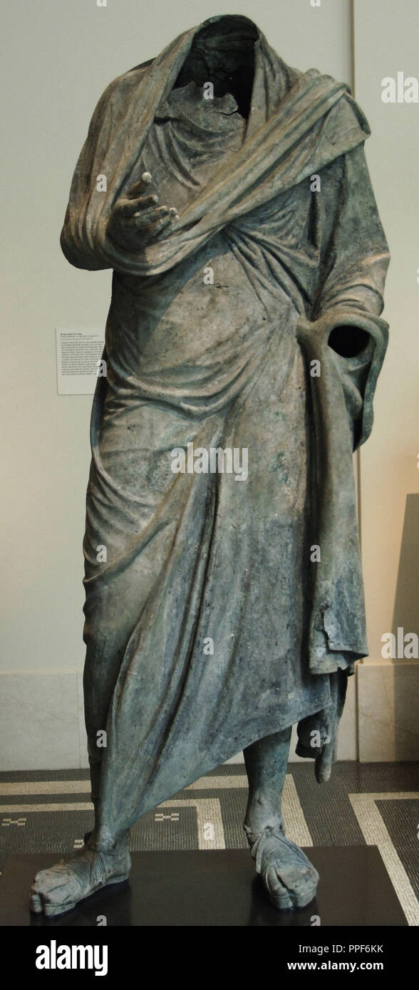 Universal klamottenwickler -Fotos und -Bildmaterial in hoher Auflösung – Alamy