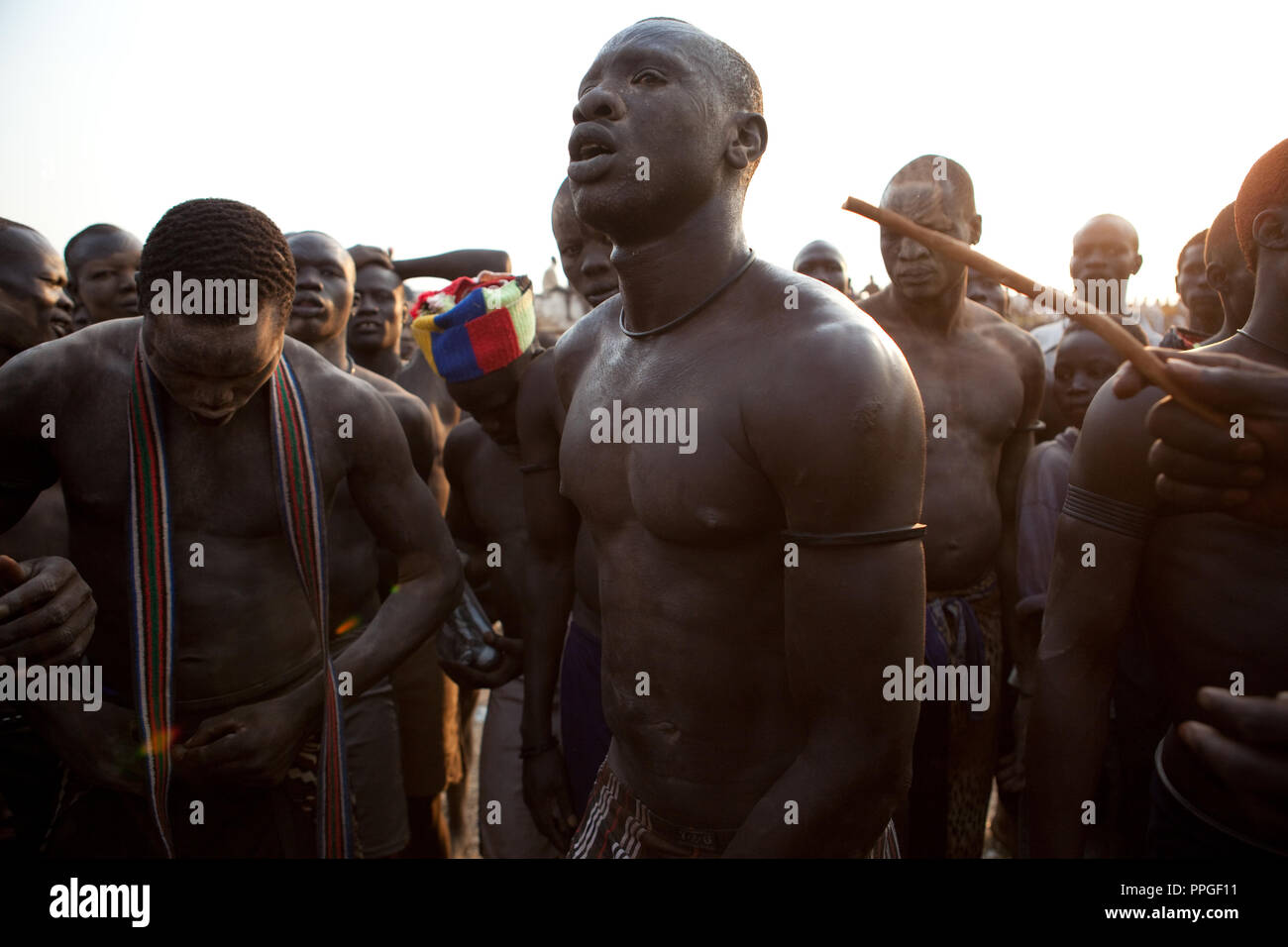 Sudanesischer wrestler -Fotos und -Bildmaterial in hoher Auflösung – Alamy