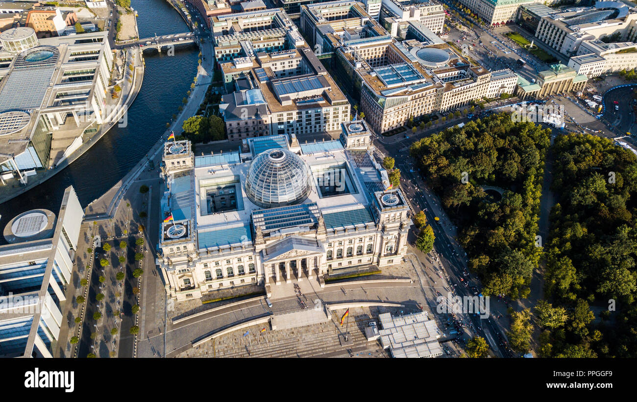 Reichstag brandenburger tor berlin -Fotos und -Bildmaterial in hoher ...