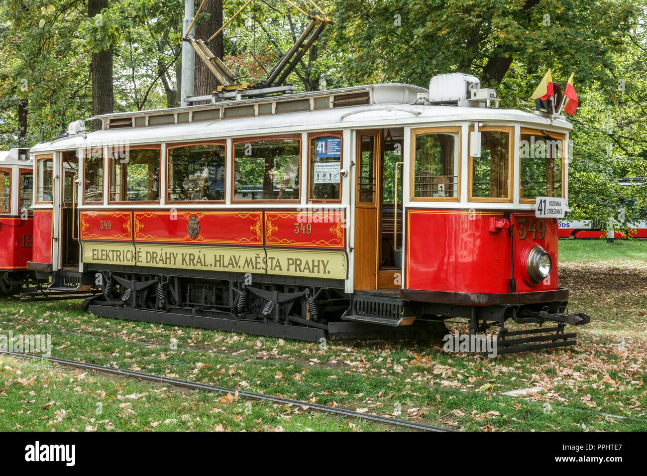 Historische Tram Prag, Tram in Stromovka Park, Prag Holesovice ...