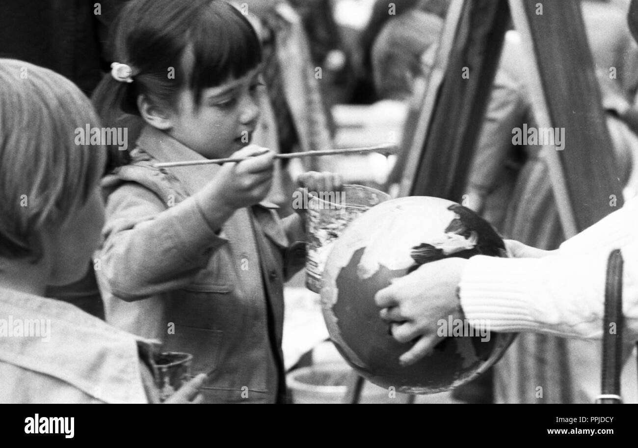 Junge pioniere ddr -Fotos und -Bildmaterial in hoher Auflösung – Alamy