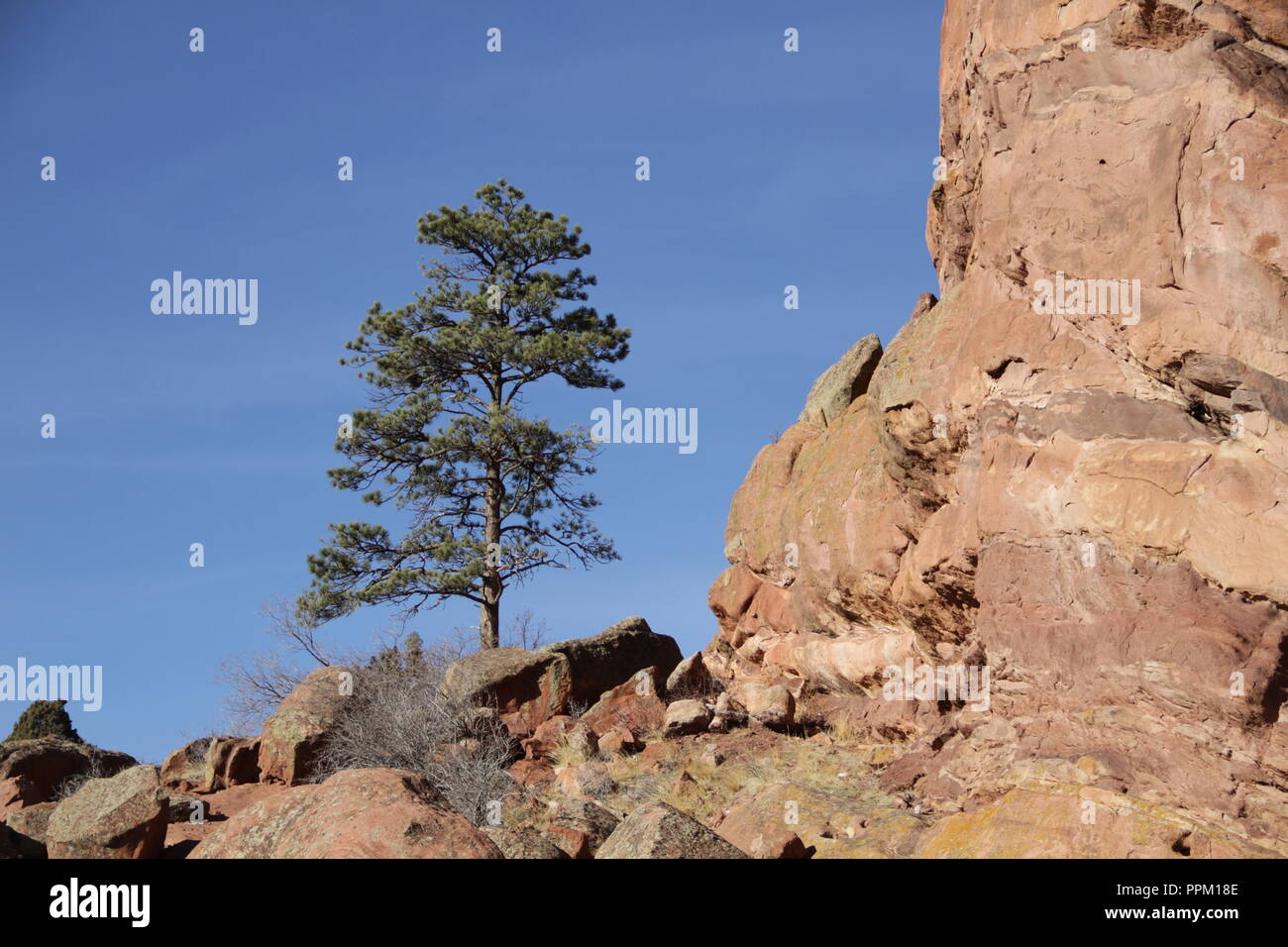 Lonesome mountain -Fotos und -Bildmaterial in hoher Auflösung – Alamy