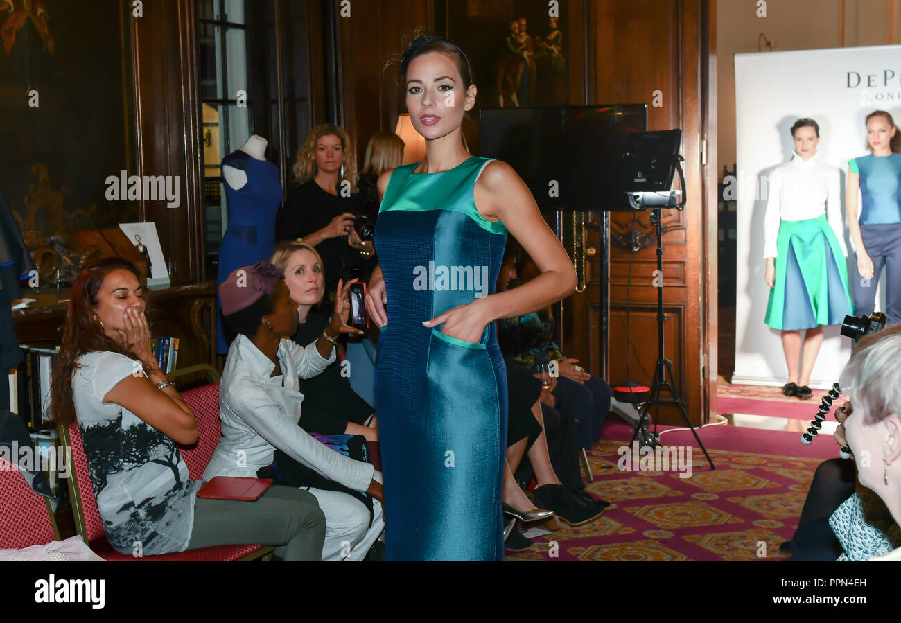 Couture nachtclub -Fotos und -Bildmaterial in hoher Auflösung – Alamy