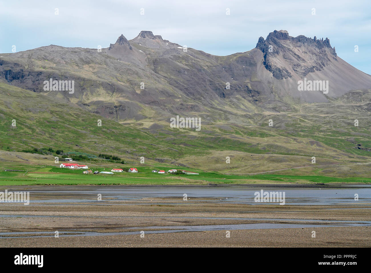 Reykjavik bucht -Fotos und -Bildmaterial in hoher Auflösung – Alamy