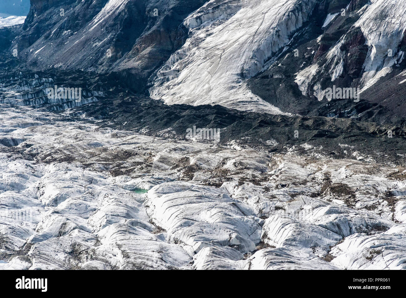 Tien shan gletscher -Fotos und -Bildmaterial in hoher Auflösung – Alamy