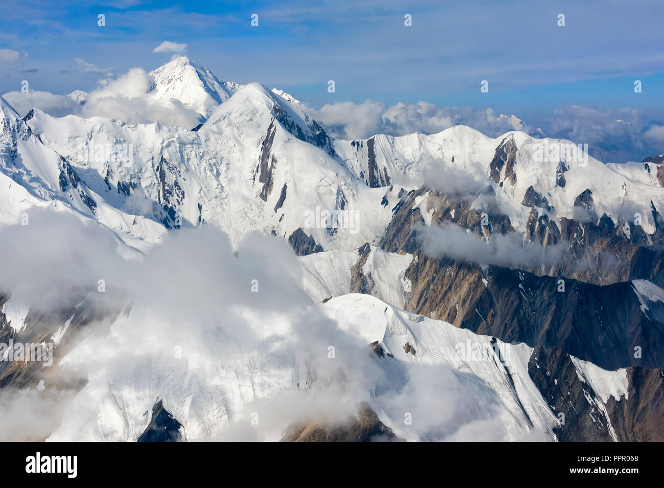 Kirgisische bergkette -Fotos und -Bildmaterial in hoher Auflösung – Alamy