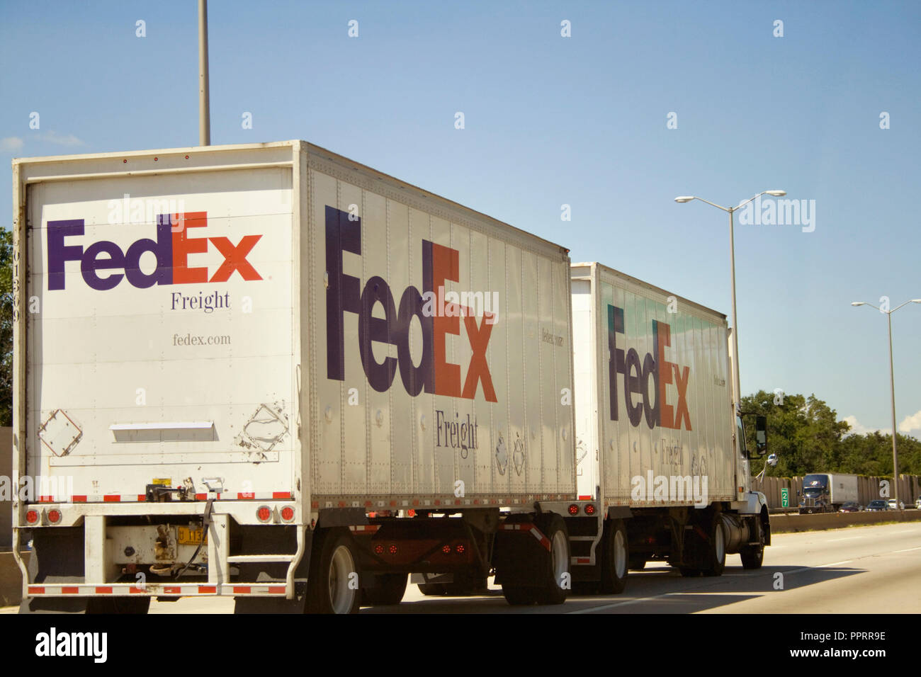 Fedex lkw -Fotos und -Bildmaterial in hoher Auflösung – Alamy